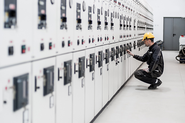 3 Connectivity Tips for Switchgear and UPS Power Quality Monitoring